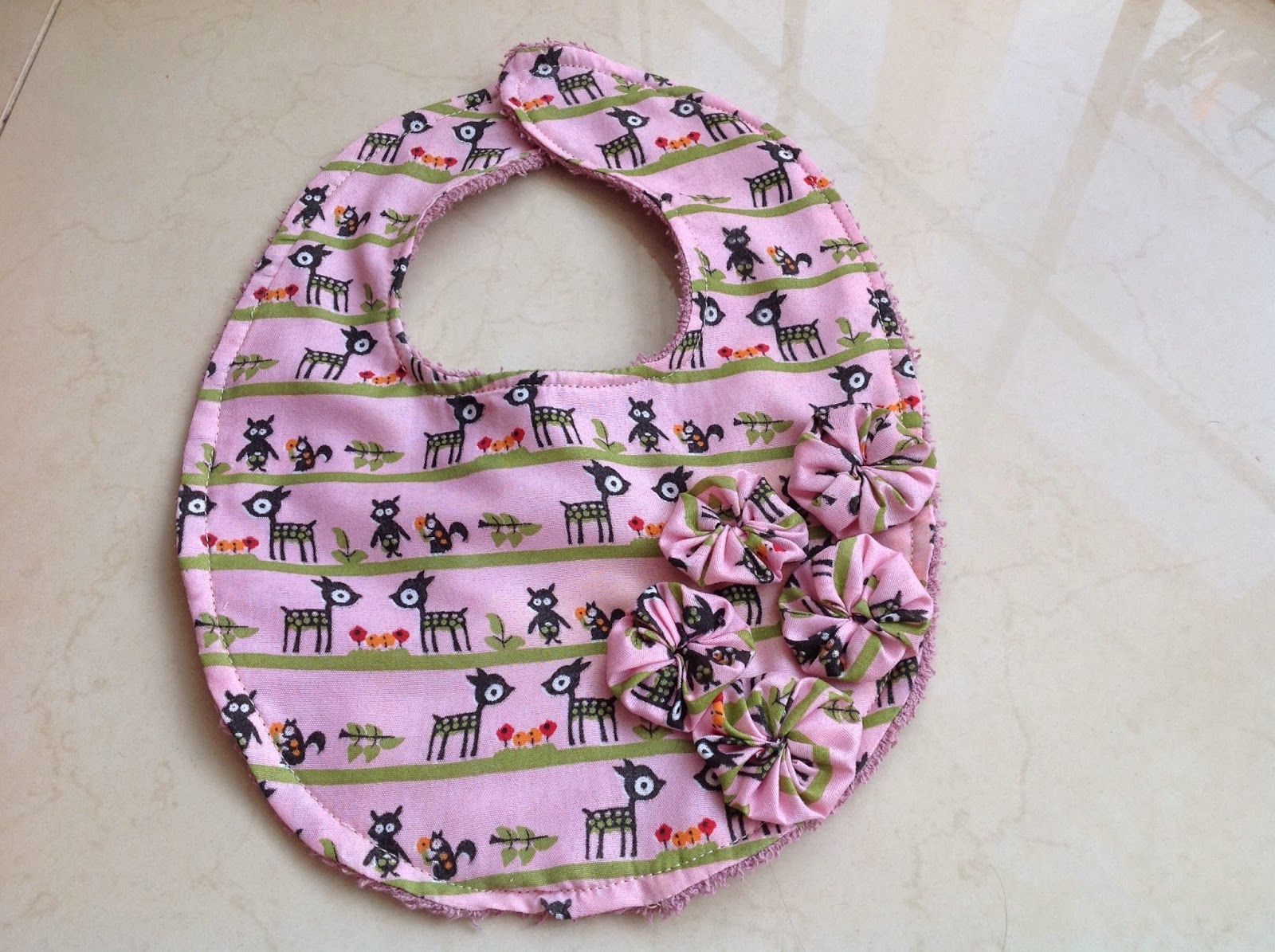 DIY baby bib - with free pattern & tutorial! |Keeping it Real